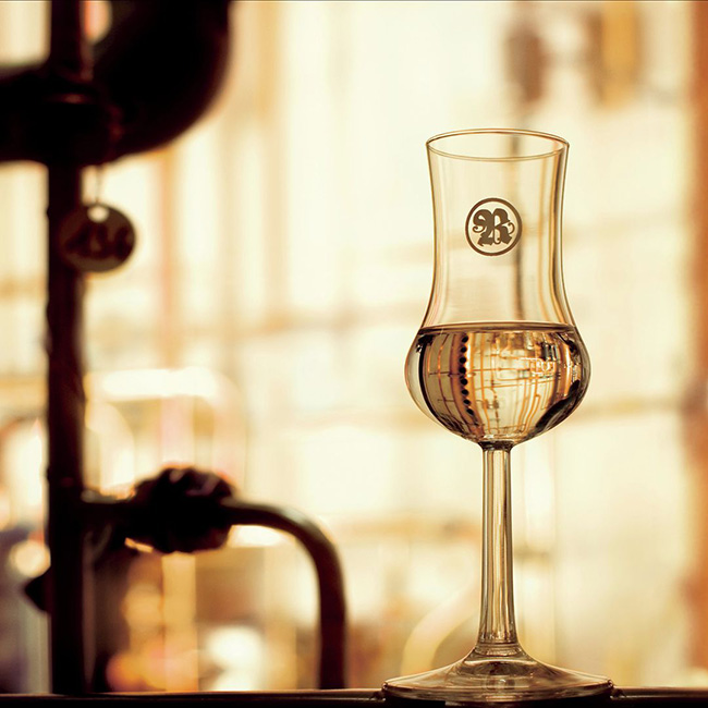 Obstler in feinster Auswahl im Shop